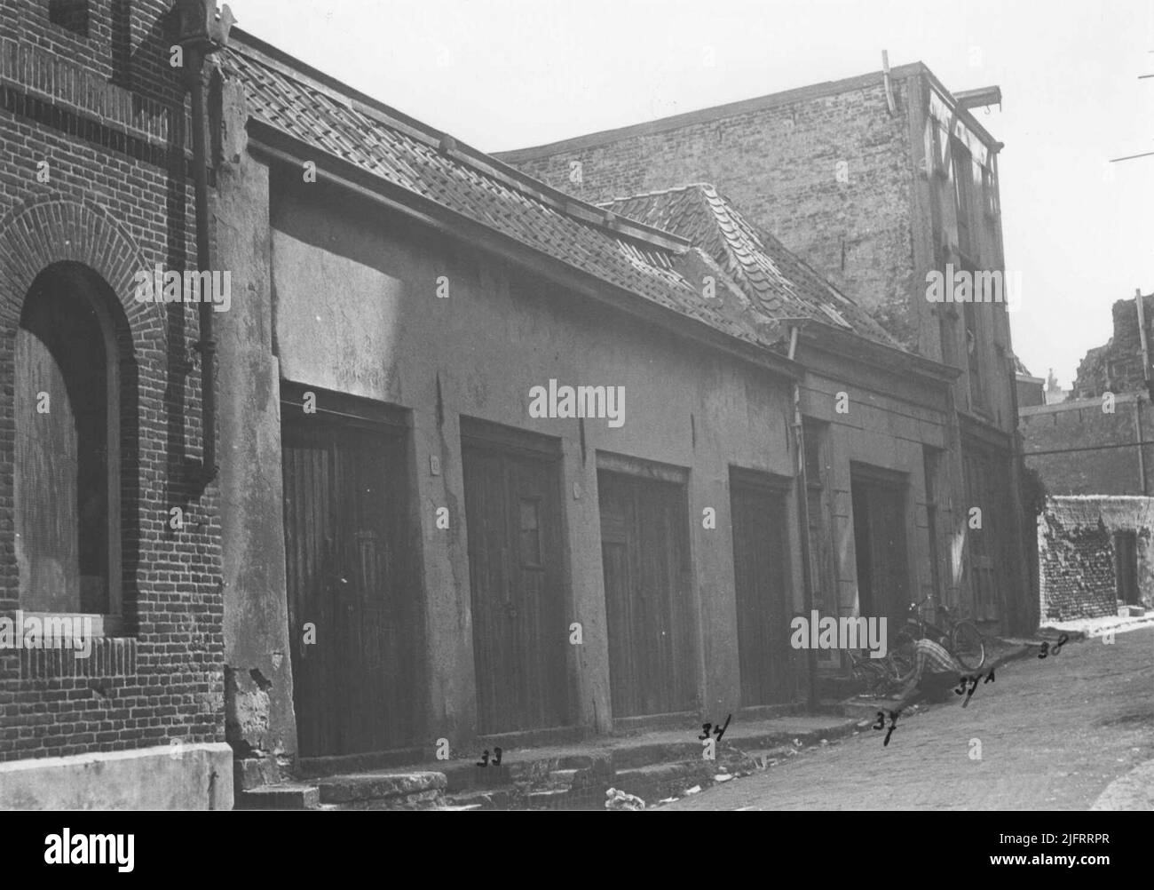 Canon houses hi-res stock photography and images - Alamy