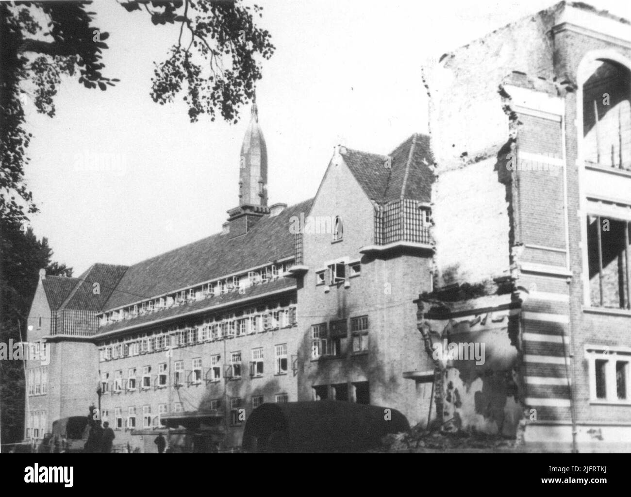 The Study House St. Joseph, on the left, and on the right the Huize ...
