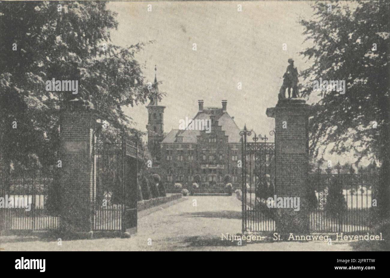 Huize Heijendaal with driveway and fencing on St. Annastraat, designed ...