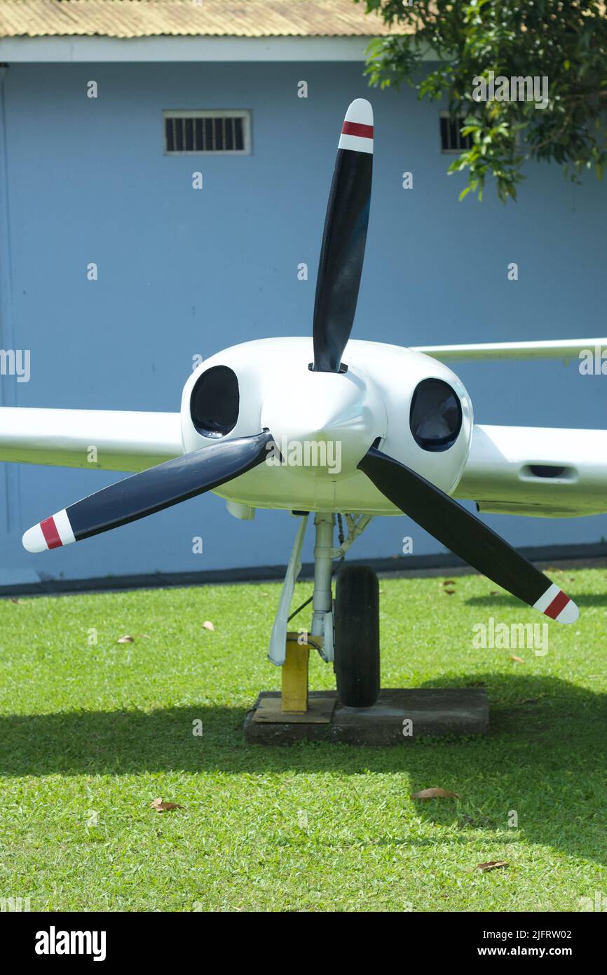 Three-bladed old aircraft propeller Stock Photo - Alamy