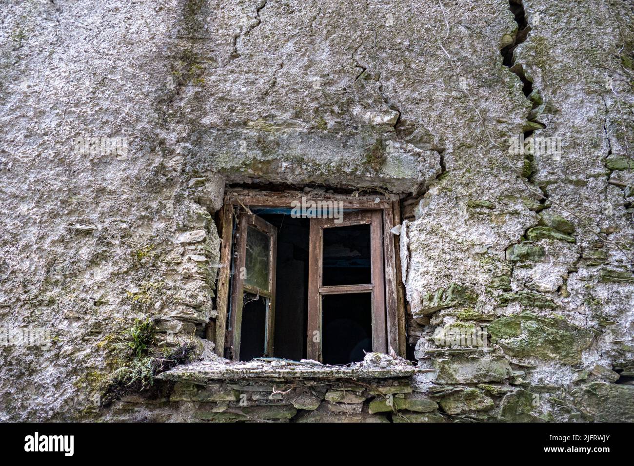 Half opne hi-res stock photography and images - Alamy