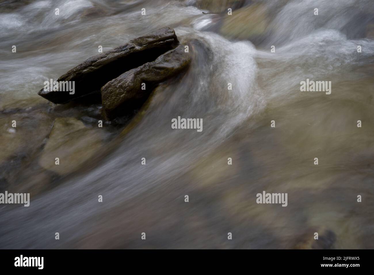 View rocks sticking out water hi-res stock photography and images - Alamy
