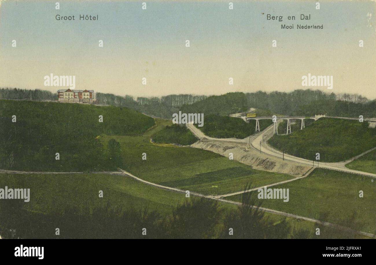 Surroundings of the Keteldal with the border post and the Bergspoor ...