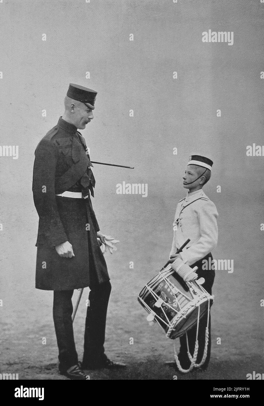 Victorian era british army uniform hi-res stock photography and images ...