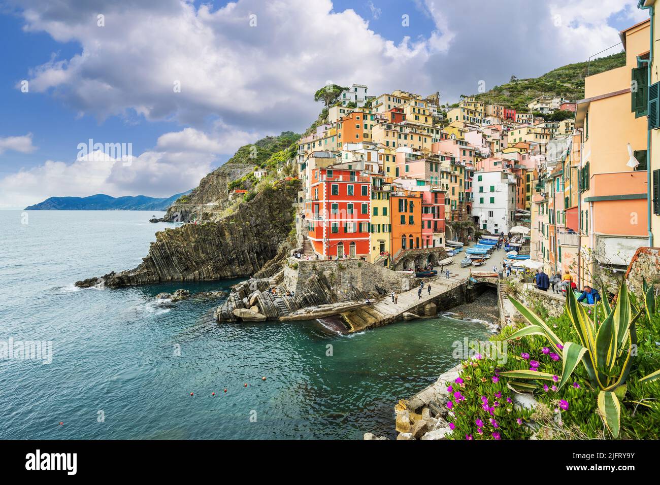 Riomaggiore castle hi-res stock photography and images - Alamy