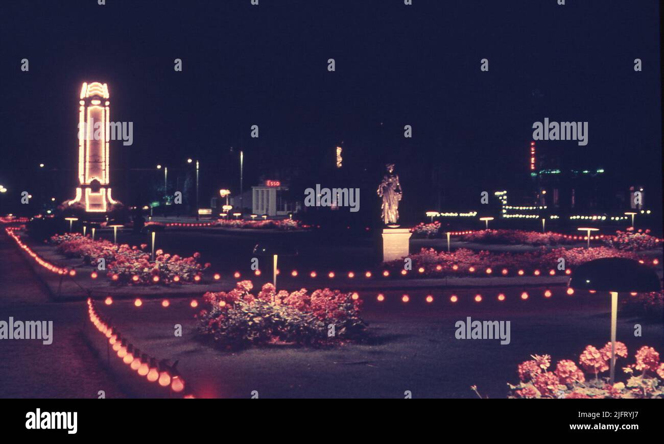 On the left the Marie-Adolffontein (popularly known as the Quack ...