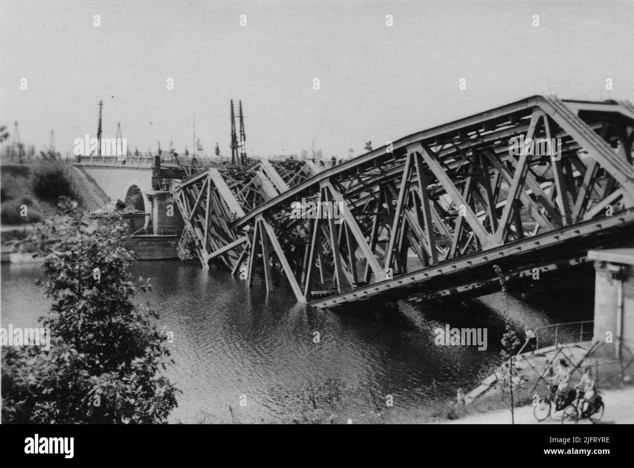 The destroyed double railway bridge over the Maas-Waalkanaal, on 10 May ...