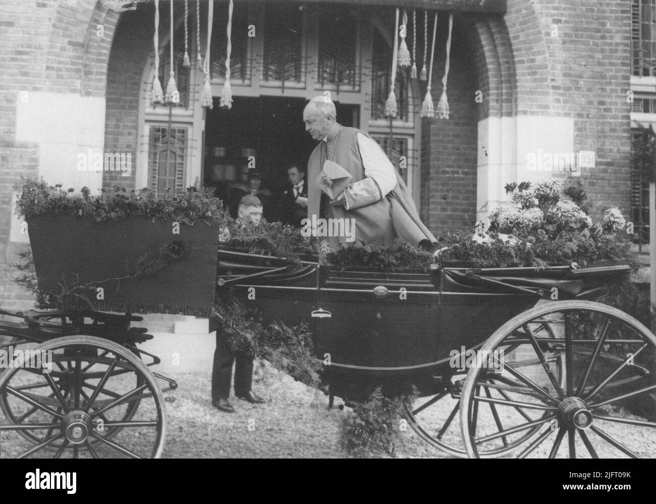 Z.D.H. Mgr.dr.m. Besson steps for the Mariënbosch pension in his ...