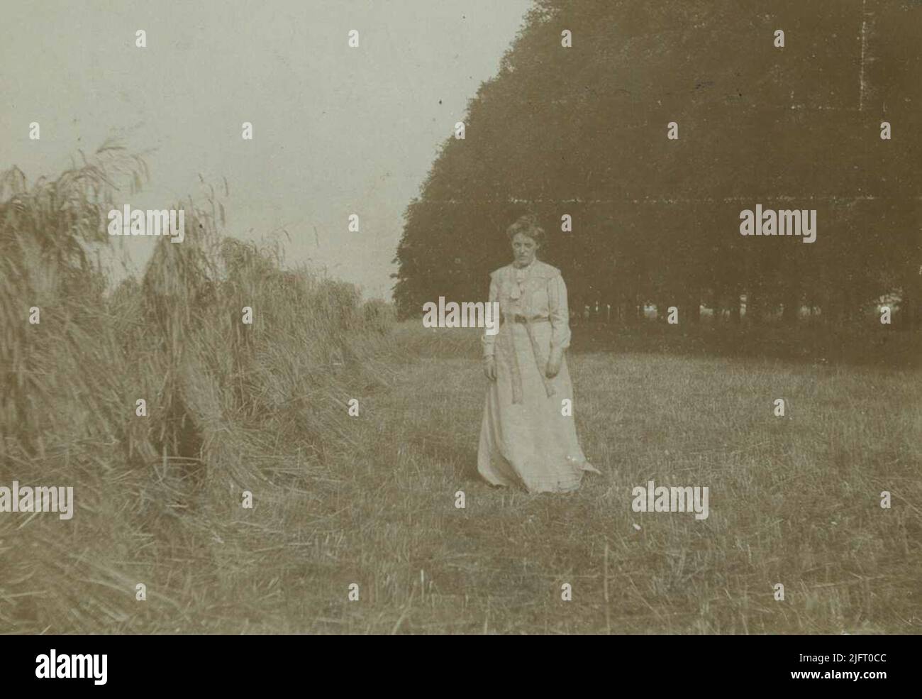 Lucia Margaretha Elisabeth (Lucie) Snoeck (born 24 May 1880), middle ...