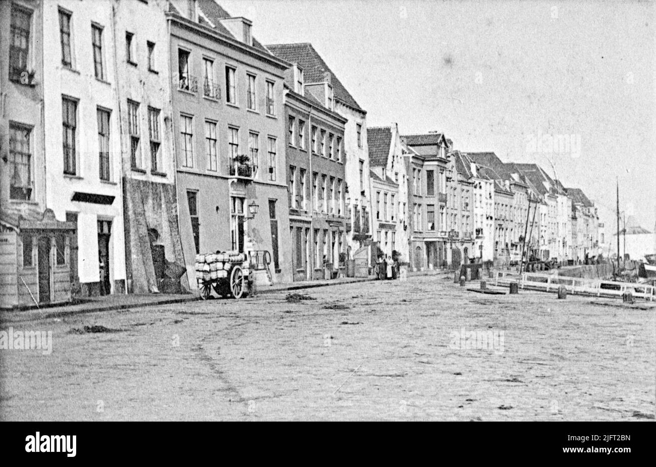 The Waalkade between Lindenberg and Grotestraat; Vague visible in the ...