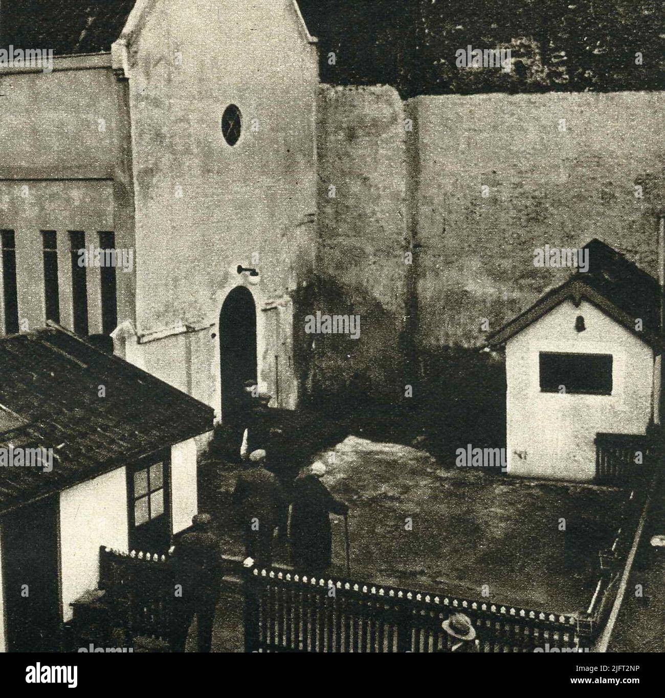 The chapel (left) in the courtyard of the R.K. National Tehuis Luctor ...