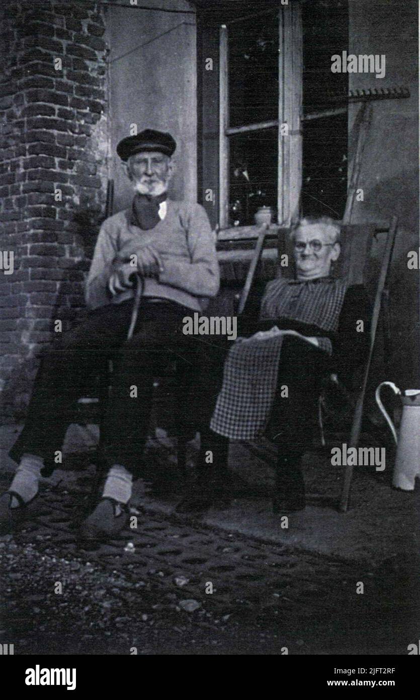 Portrait of the farm couple Engelbertus van Balkom (16/12/1867 - 06/09 ...