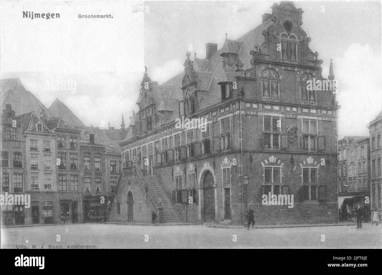 The front and eastern side wall of the Waaggebouw (Boterwaag). On the ...