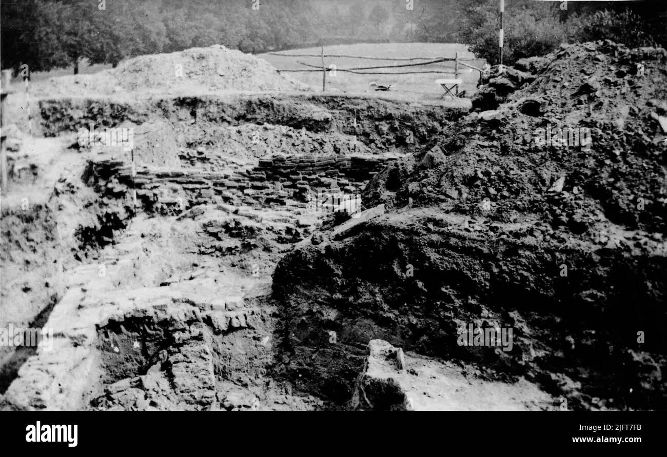 Excavation of the Roman pot and tile bakery on the Holdeurn led by Dr ...