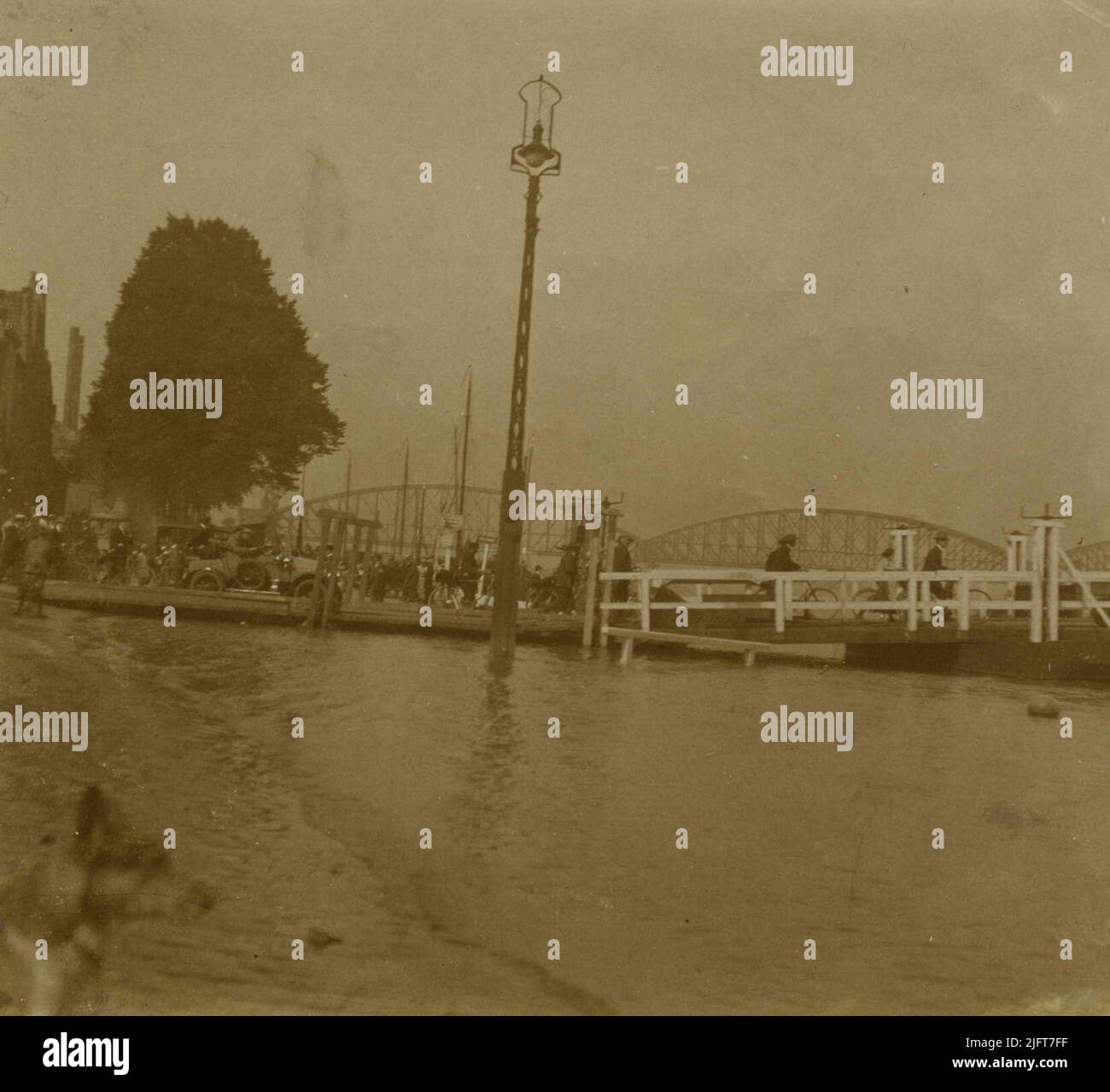 High water in the Waal and on the quay at the jetty of the Gierpont. In ...