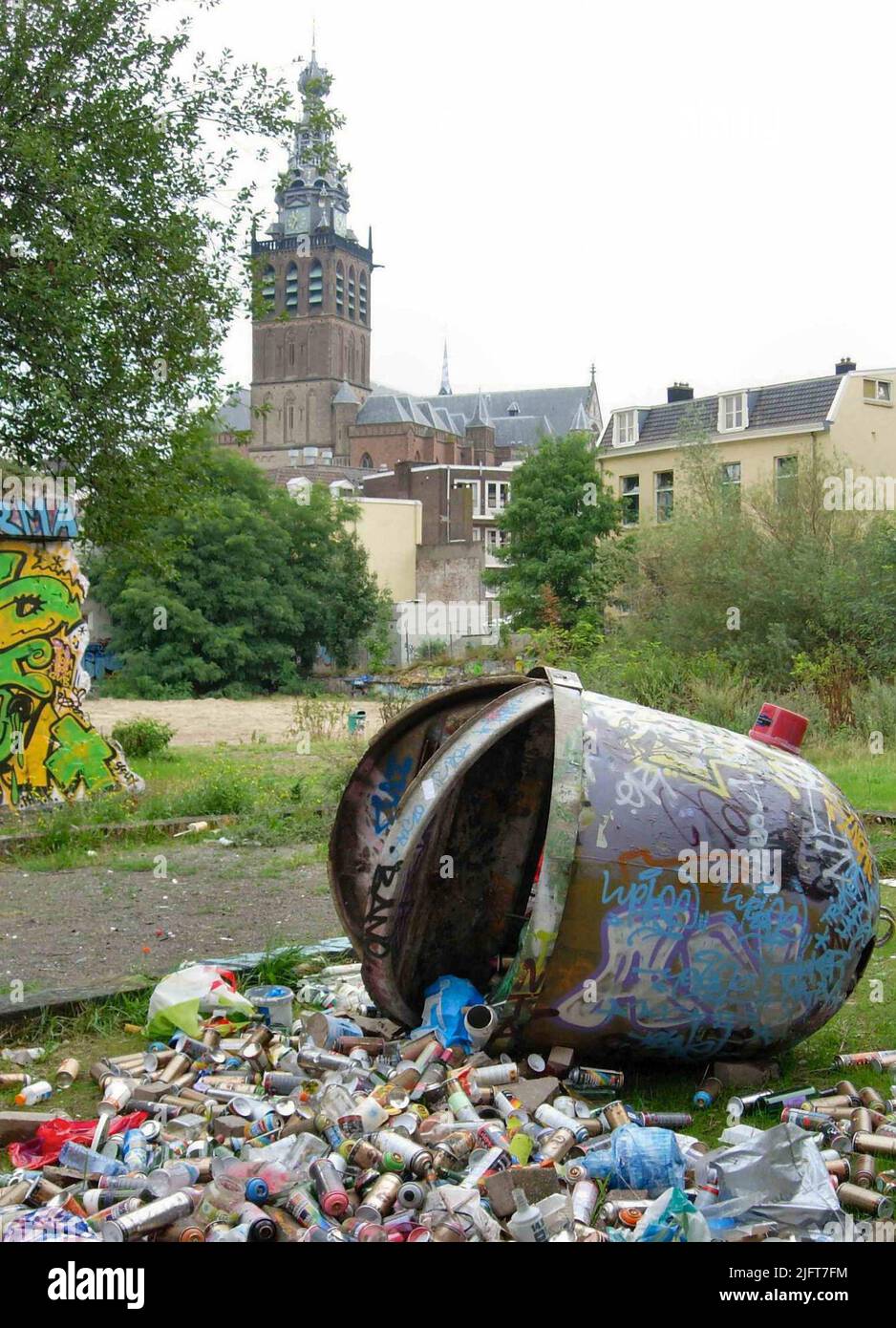 New construction project Hessenberg: fallen glass container with cans ...