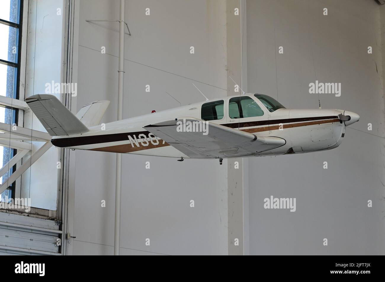 Bonanza v tail hi-res stock photography and images - Alamy