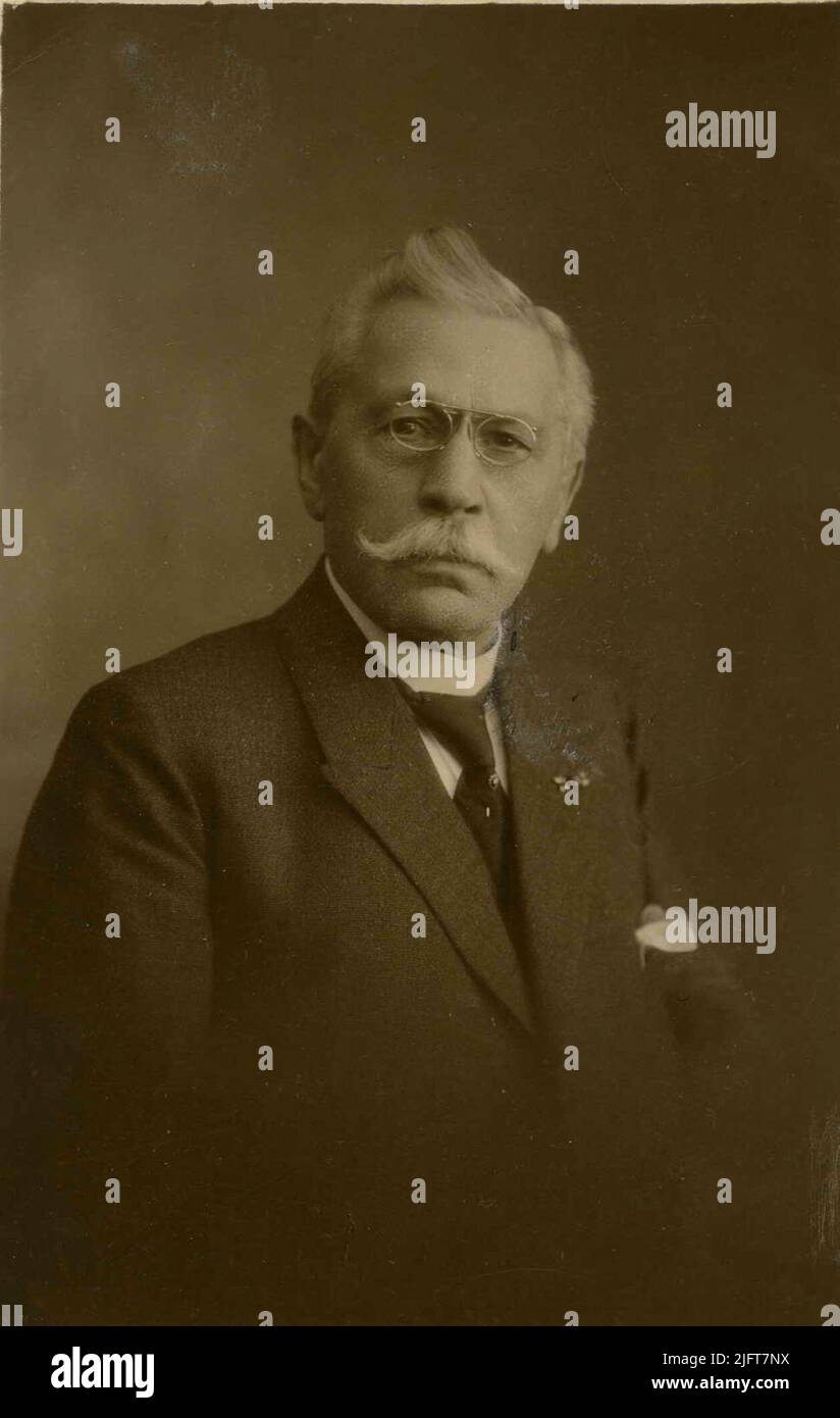 P.J.F. Daniels (1845-1930), merchant and alderman, father of municipal ...