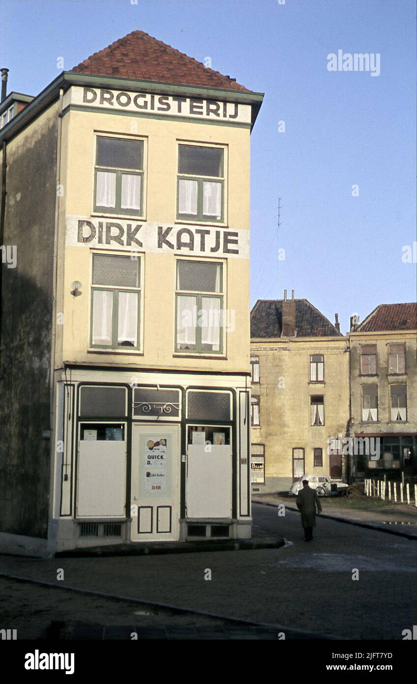 Drugstore Dirk Katje remained standing after the bombing of February ...