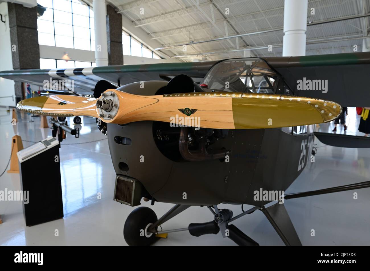 Two bladed aircraft propeller Stock Photo - Alamy
