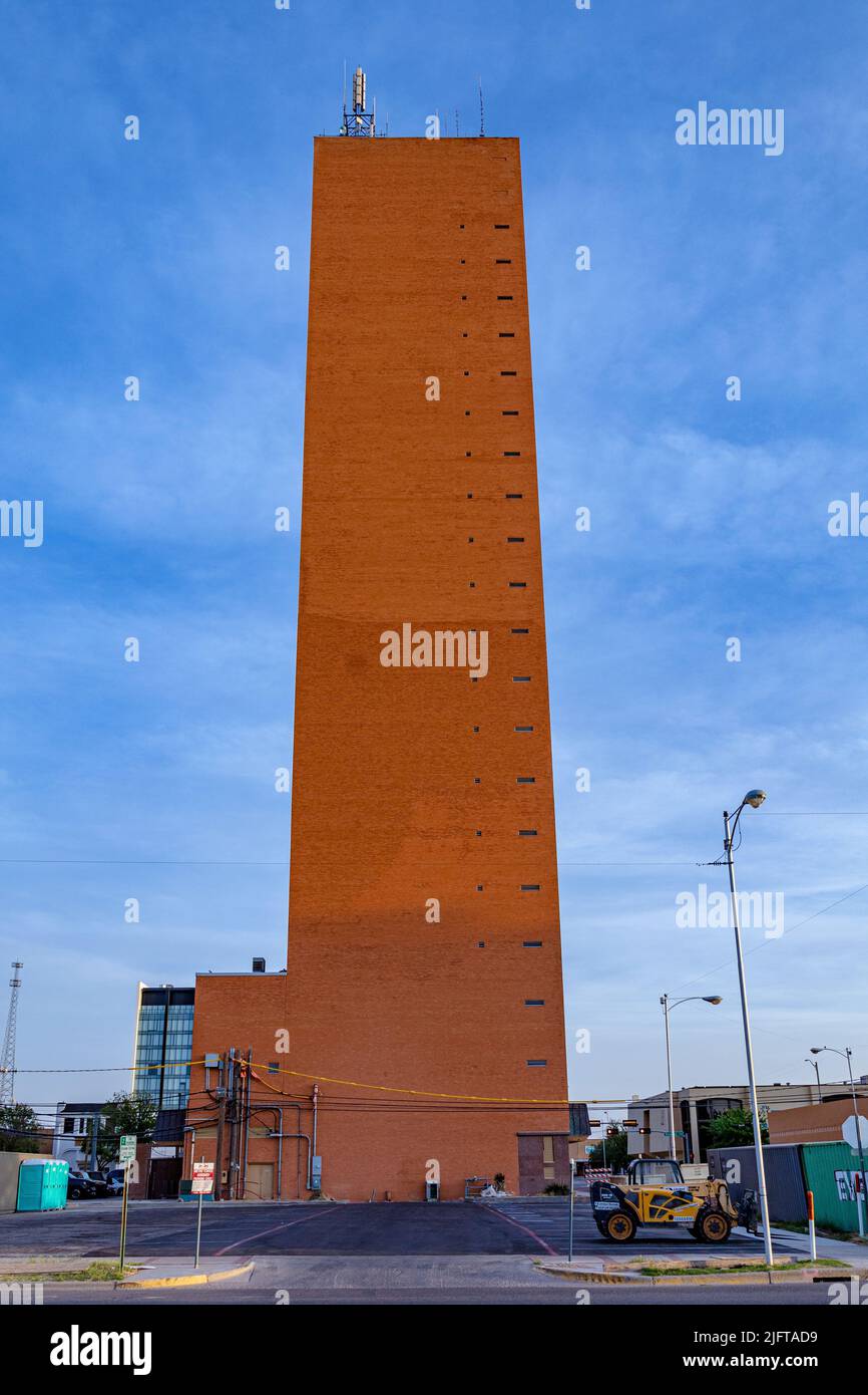 A tall brick building downtown Lubbock Texas Stock Photo - Alamy