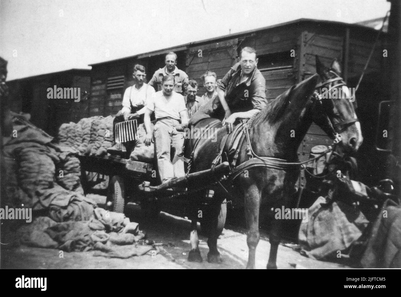 Carriage carrying Black and White Stock Photos & Images - Alamy