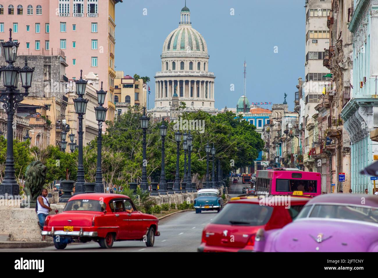 Havana traffic hi-res stock photography and images - Alamy