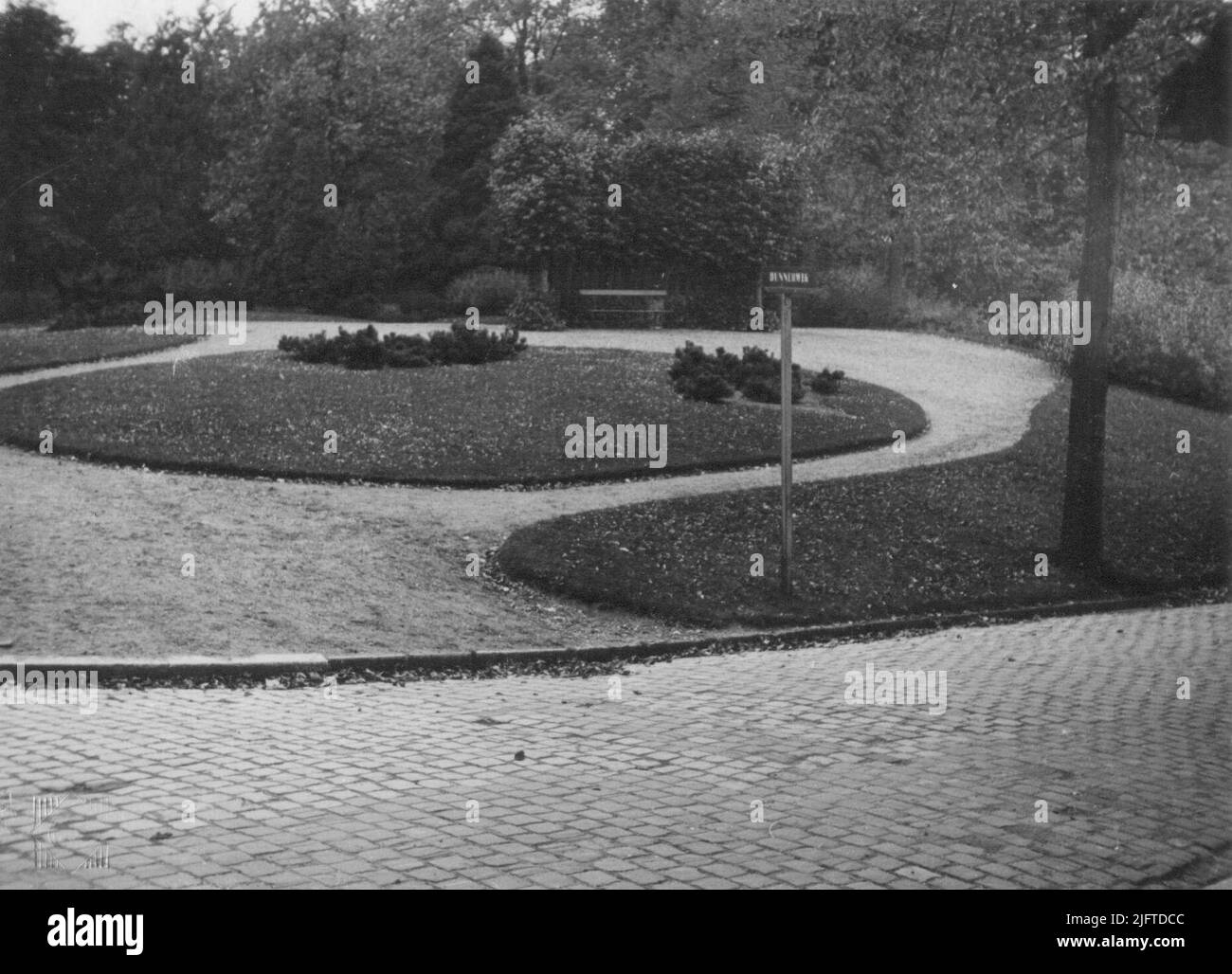 Park with Walkellaan at the top of the former Hunnerweg Stock Photo - Alamy