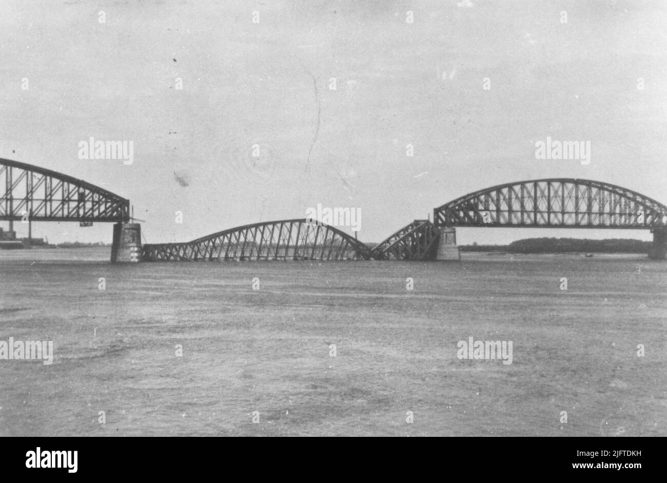 Structural bridge archway hi-res stock photography and images - Alamy