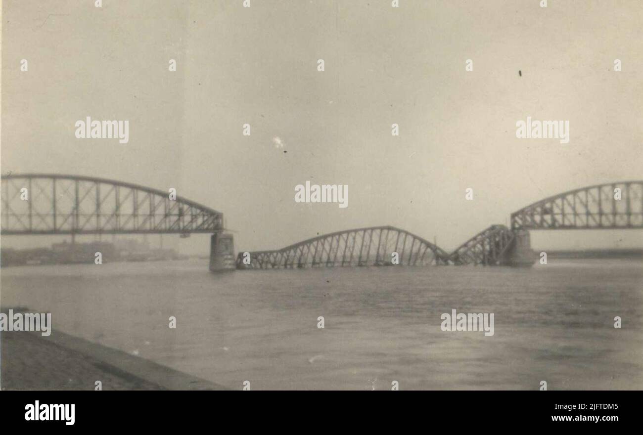 The inflated middle arch of the railway bridge Stock Photo - Alamy