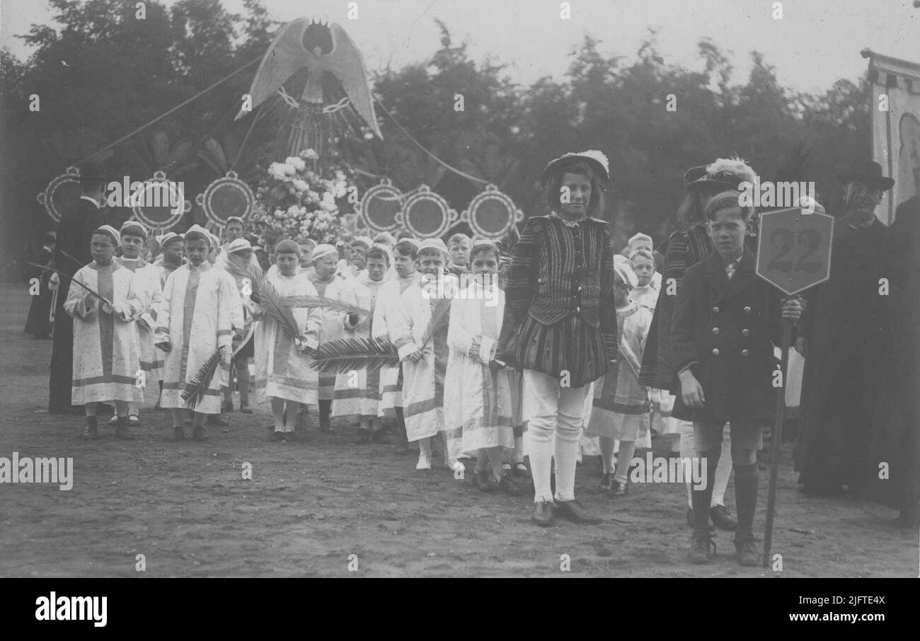 Black covert hi-res stock photography and images - Alamy