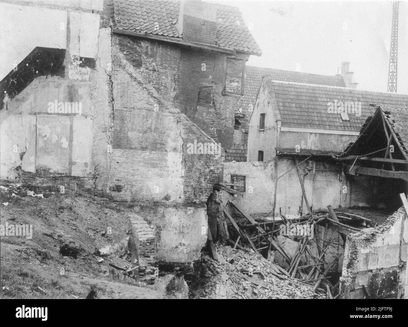 The collapsed back of this building, 29-07-1932 Stock Photo - Alamy