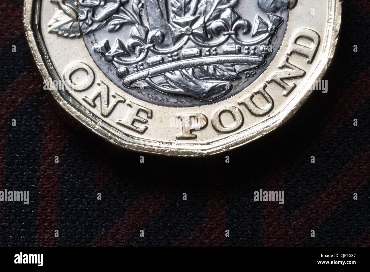 Coat of arms 1 pound coin hi-res stock photography and images - Alamy