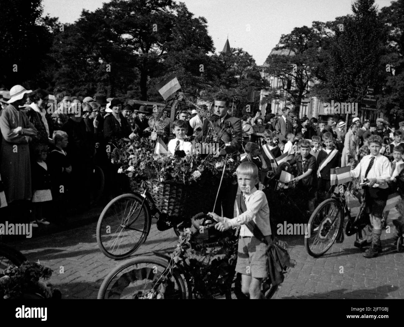 The engagement of Prince Bernhard and Princess Juliana Stock Photo - Alamy