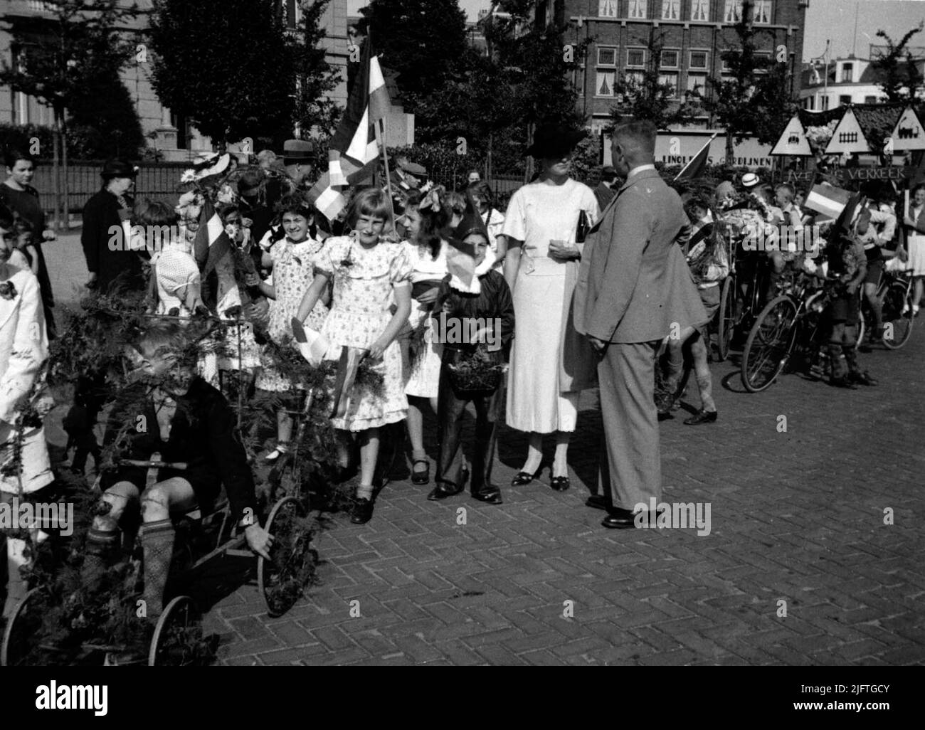 The engagement of Prince Bernhard and Princess Juliana Stock Photo - Alamy