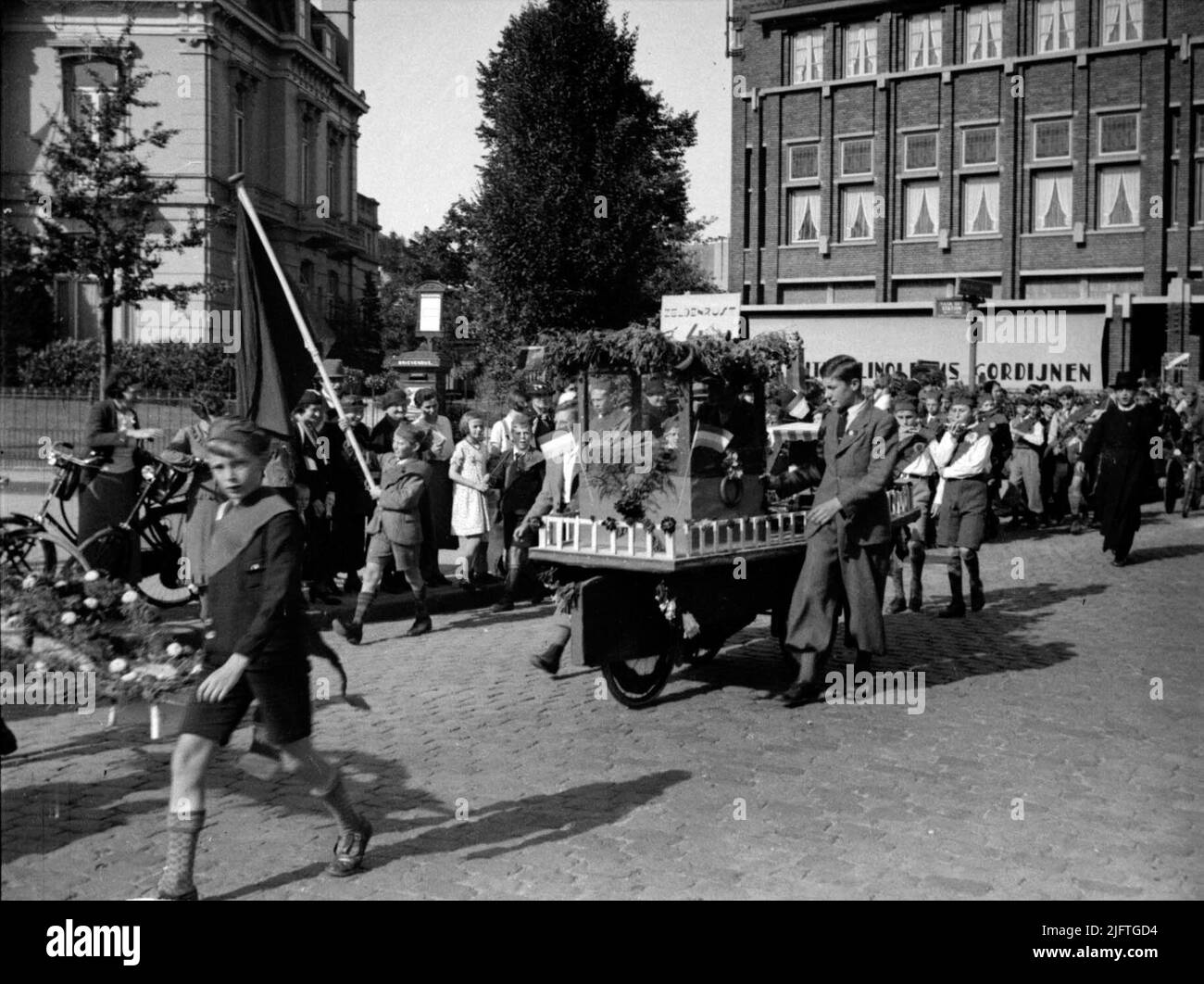 The engagement of Prince Bernhard and Princess Juliana Stock Photo - Alamy