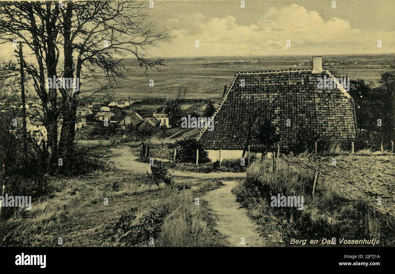 Surroundings of the Vossenberg with farm De 'Vossenhut'. In the ...
