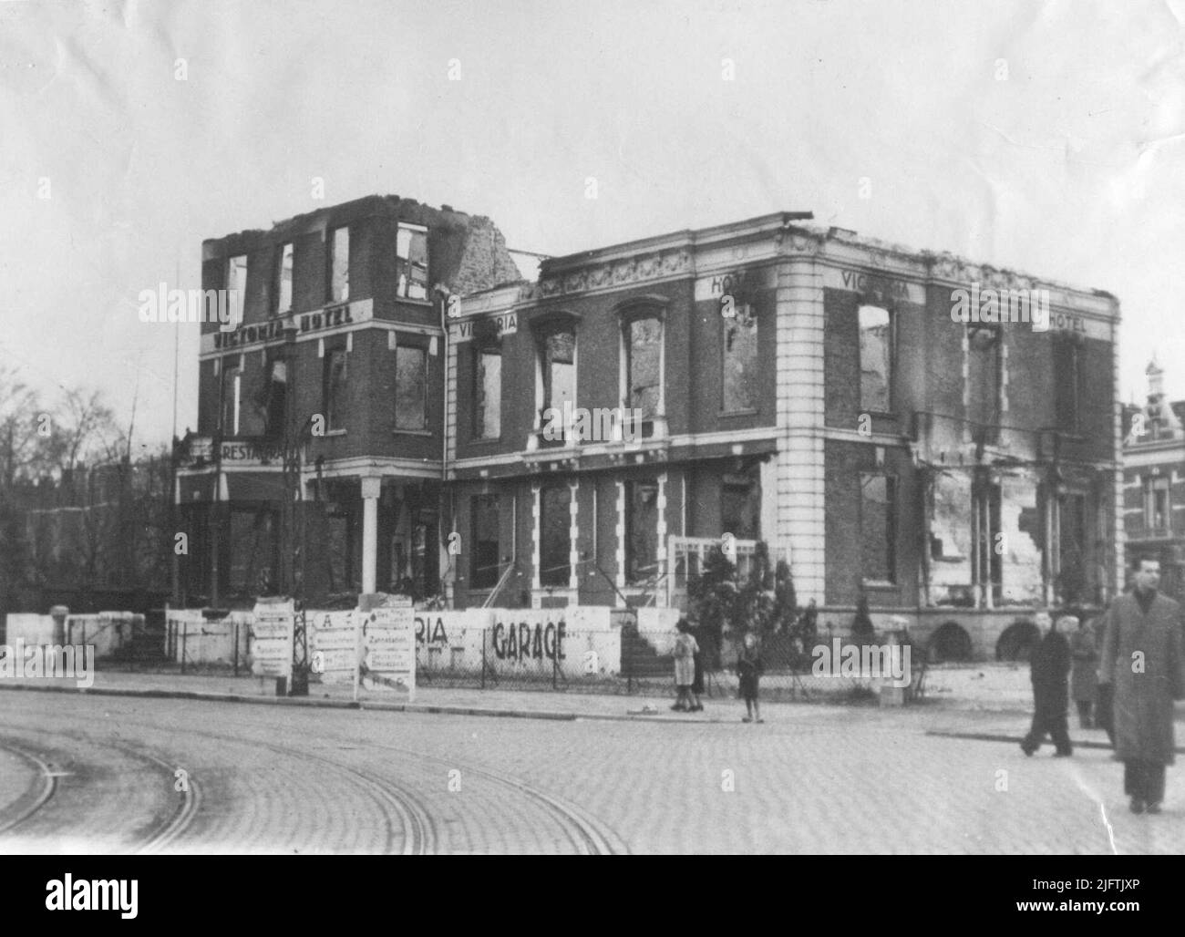 Destroyed hotel building hi-res stock photography and images - Alamy