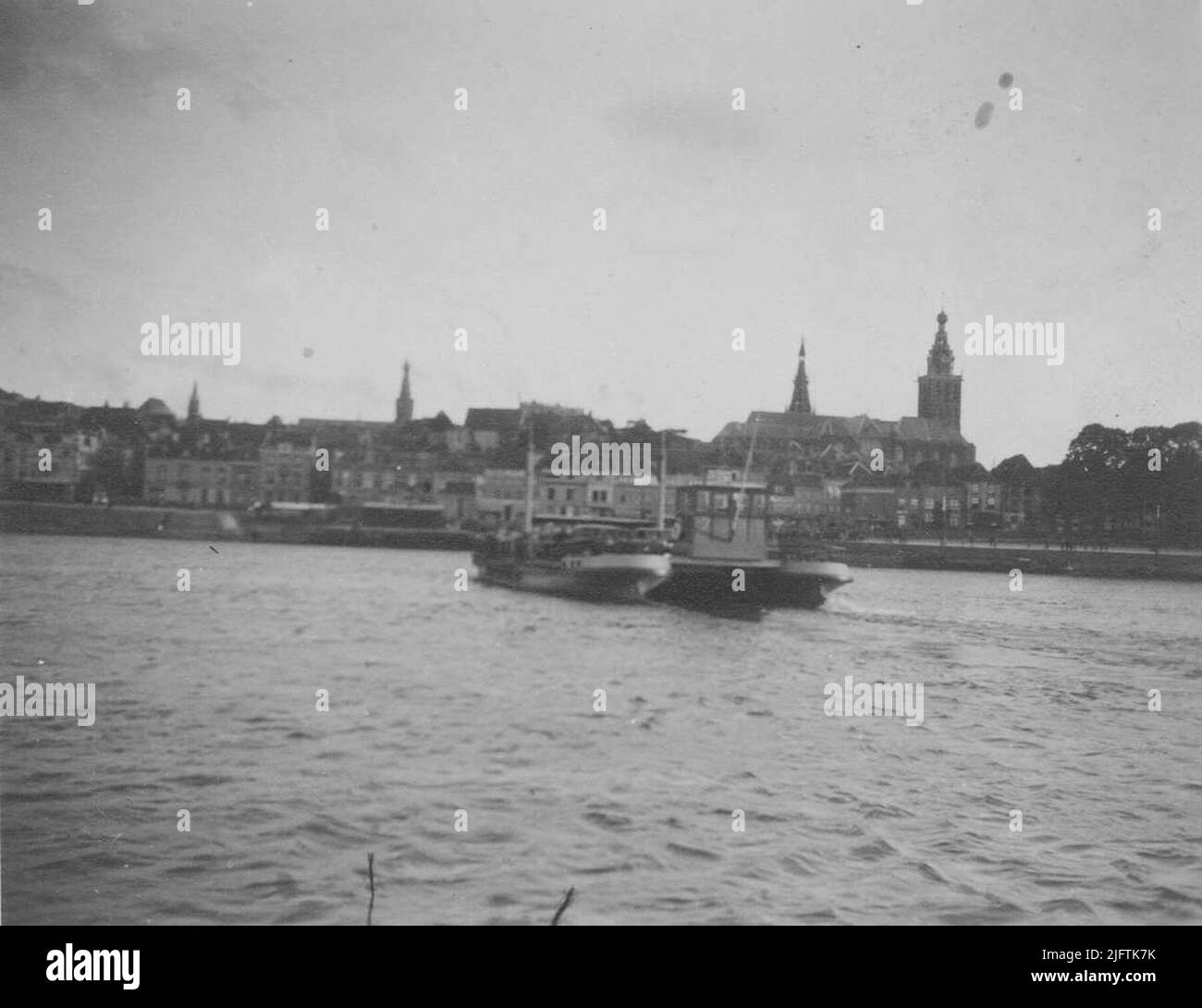 The ferry "De Zeldenrust", with the Waalkade in the background Stock ...