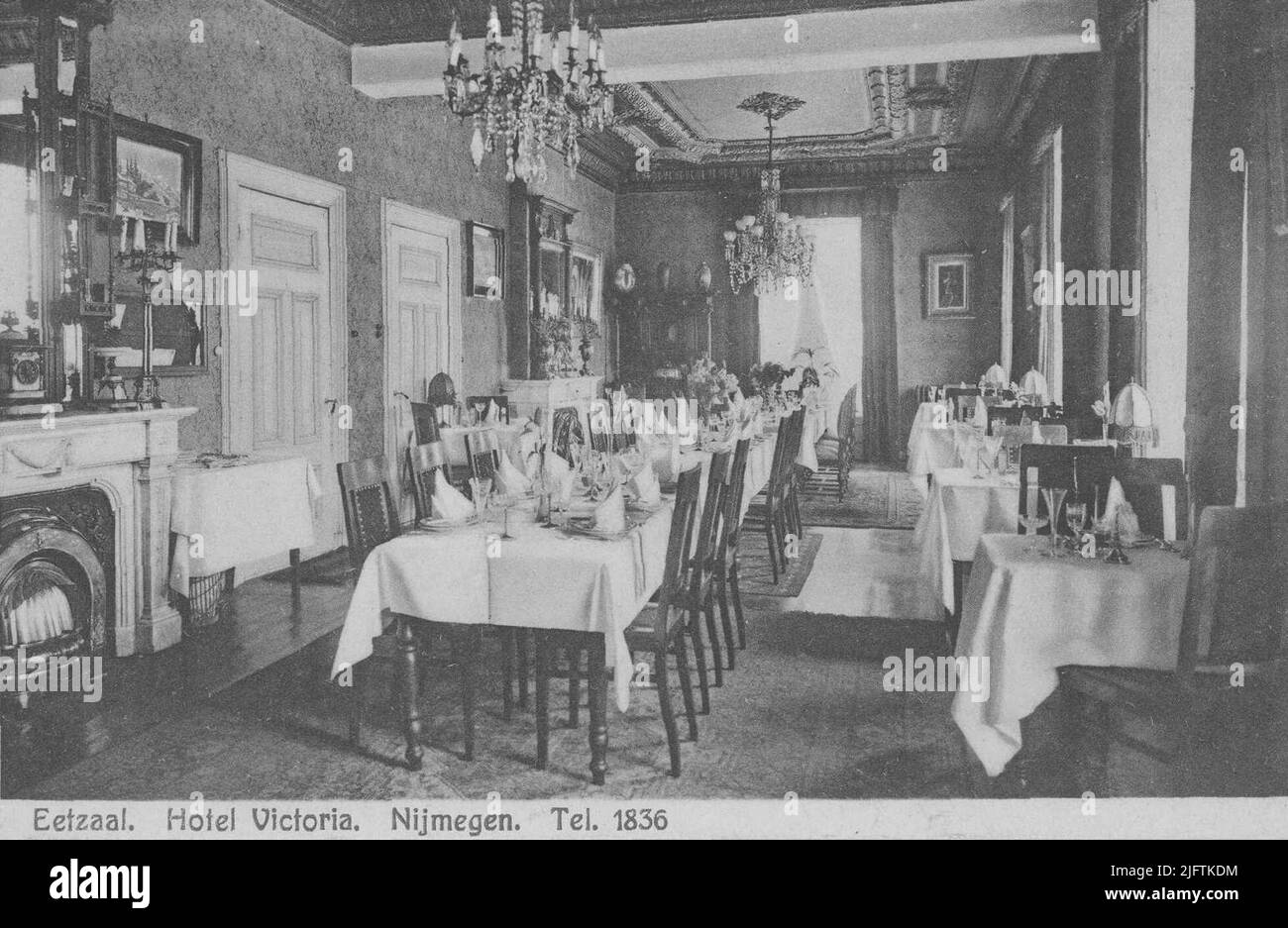 The dining room in the Hotel Victoria, ca.1930 Stock Photo - Alamy