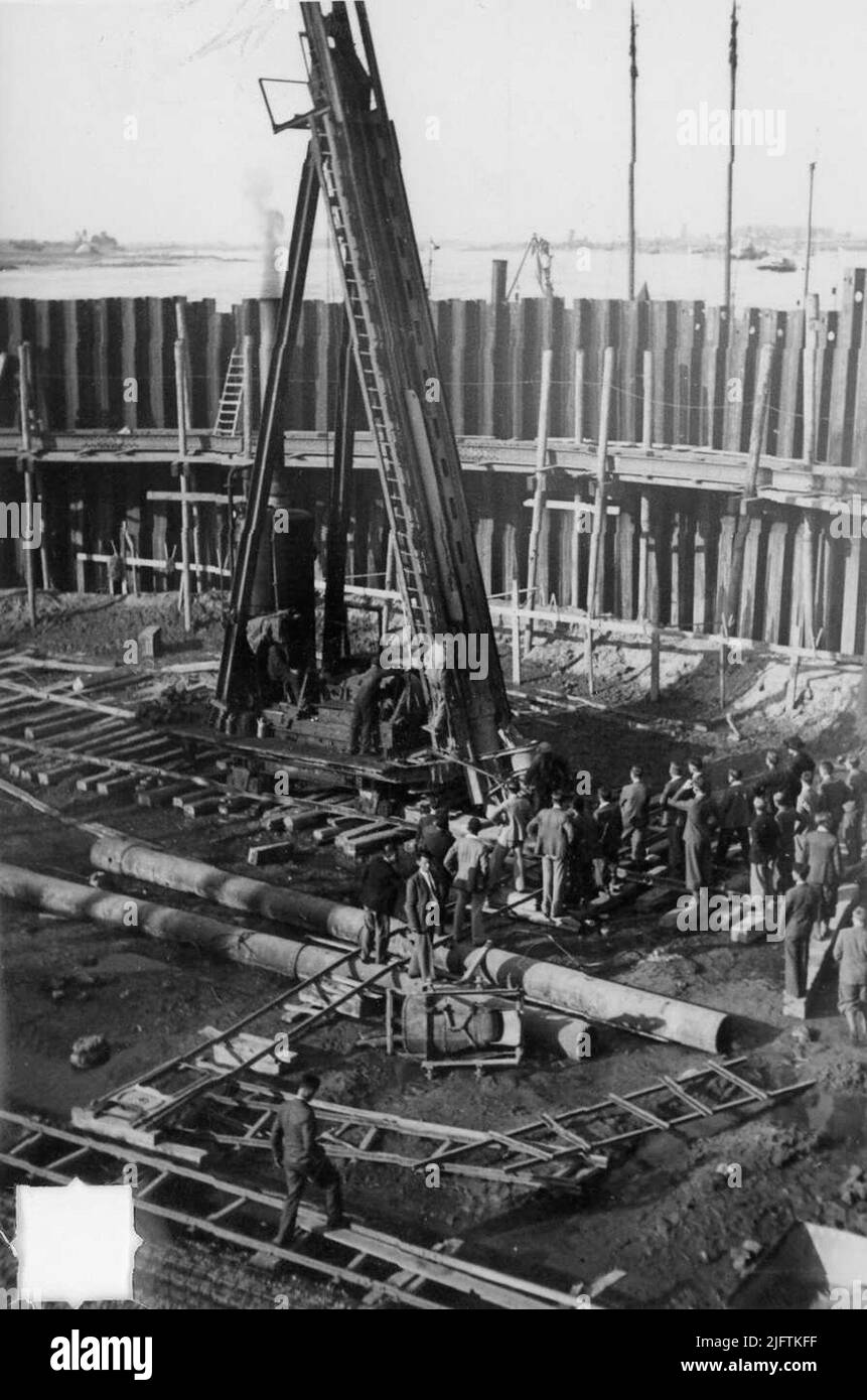 The working well of one of the pillars Stock Photo - Alamy