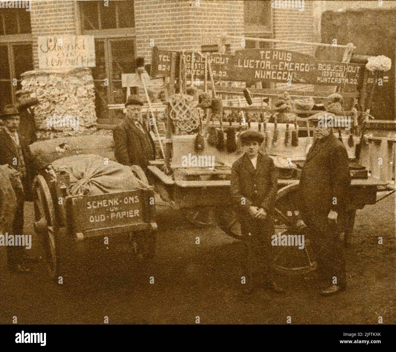Collection of old paper and the sales carts for brushes, zemen and ...
