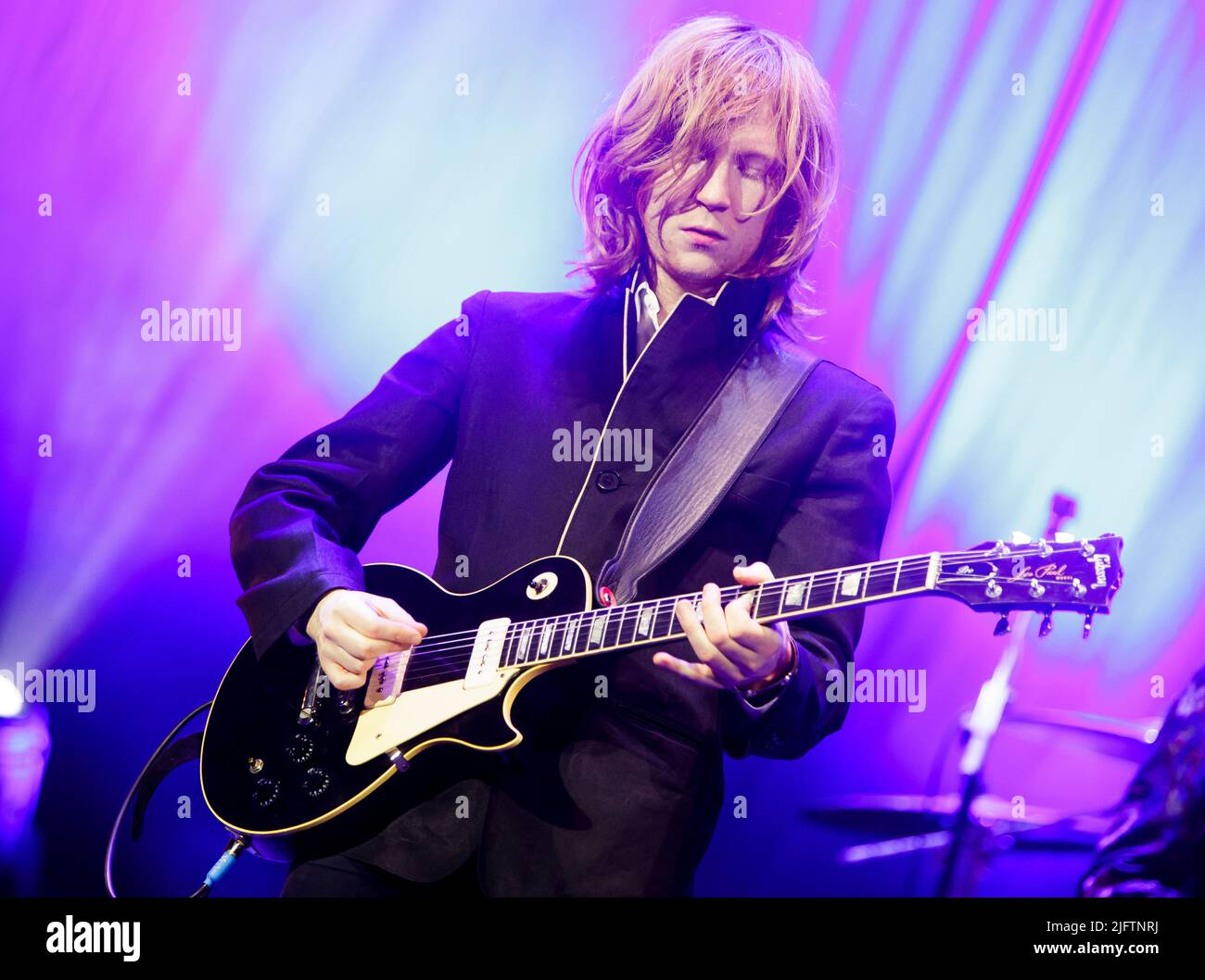 Oliver thompson gibson les paul hi-res stock photography and images - Alamy