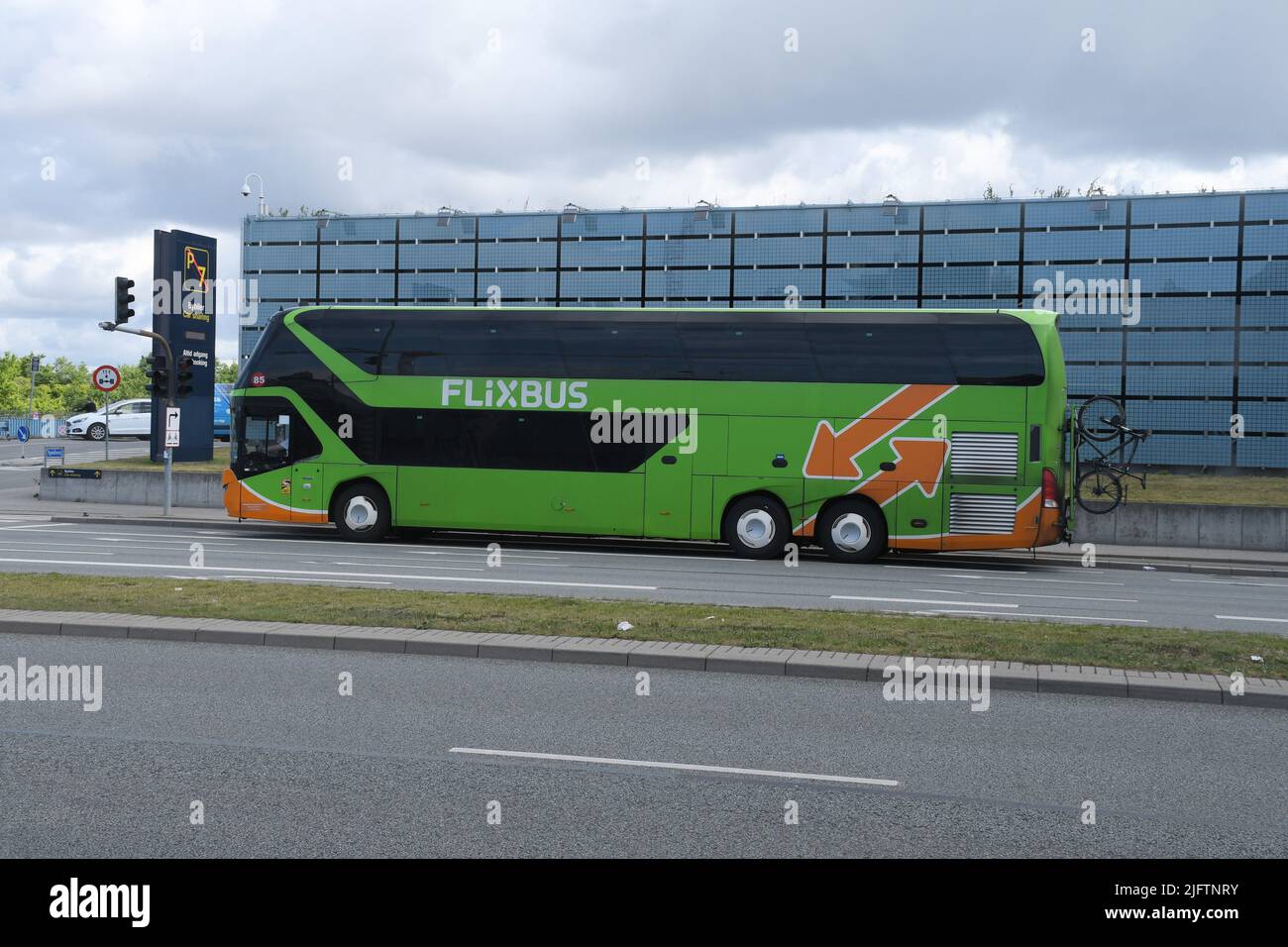 Green flixbus hi-res stock photography and images - Alamy