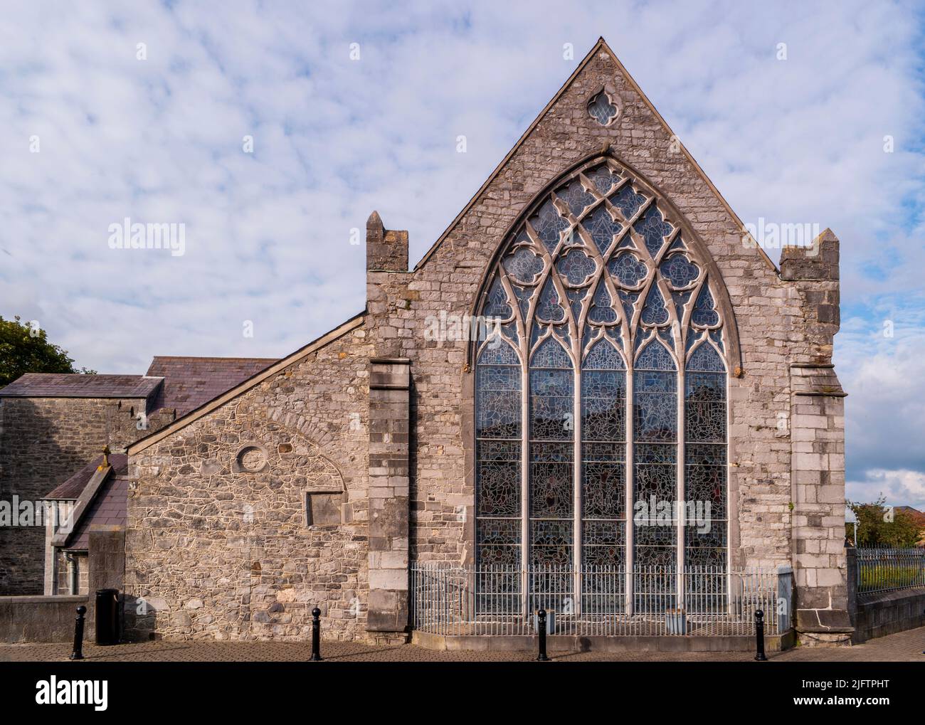 Black abbey hi-res stock photography and images - Alamy