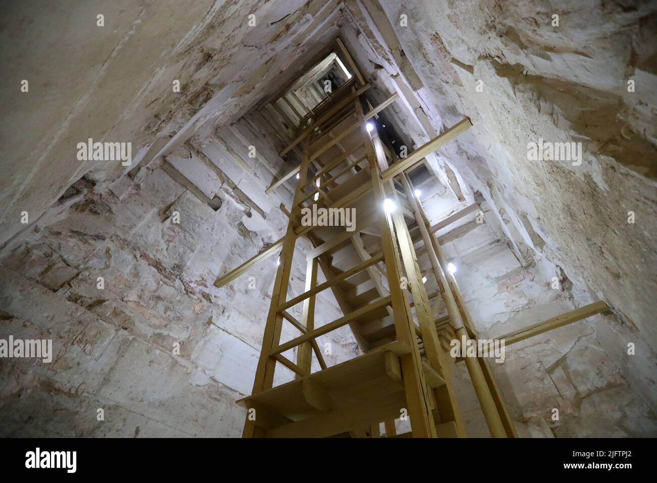 Pyramid giza interior hi-res stock photography and images - Alamy