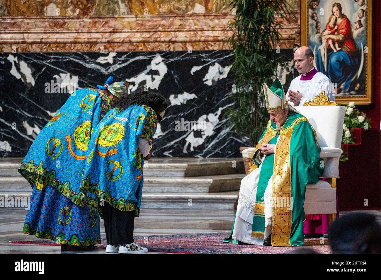 Offertory at mass hi-res stock photography and images - Alamy