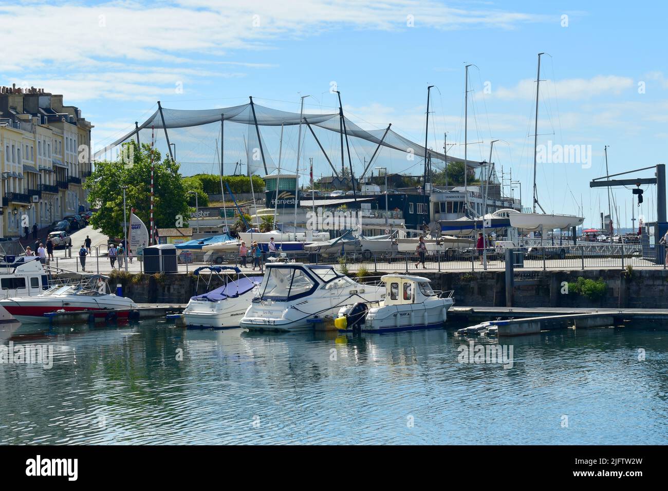 Harbourside fish and chips hi-res stock photography and images - Alamy
