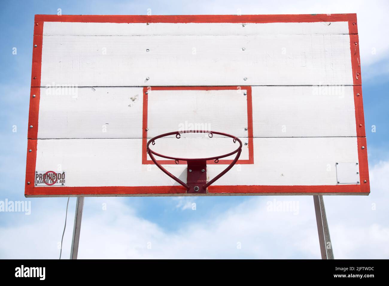 Vintage basketball stadium hi-res stock photography and images - Alamy