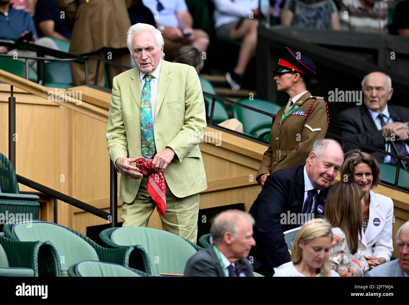 David dimbleby 2022 hi-res stock photography and images - Alamy